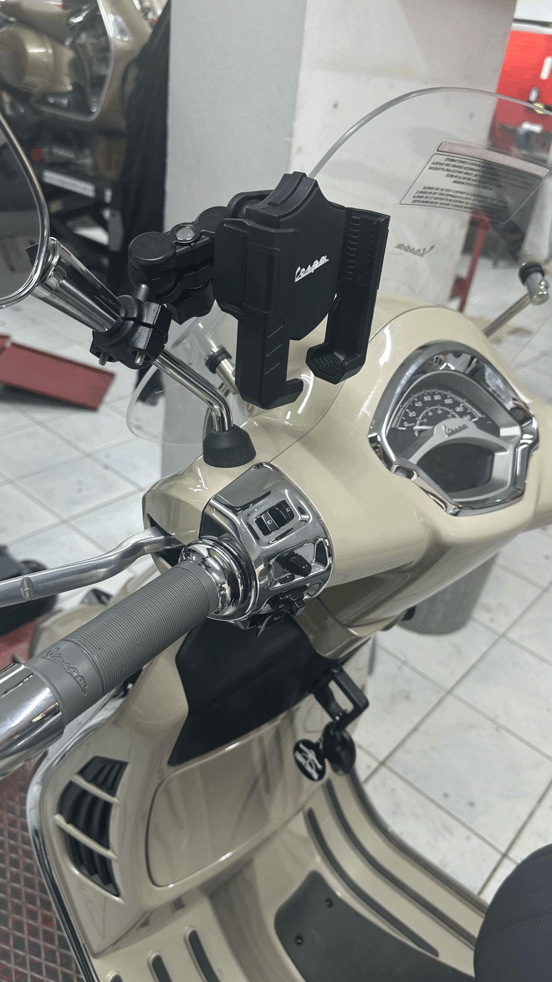 VESPA TELEFON TUTACAĞI