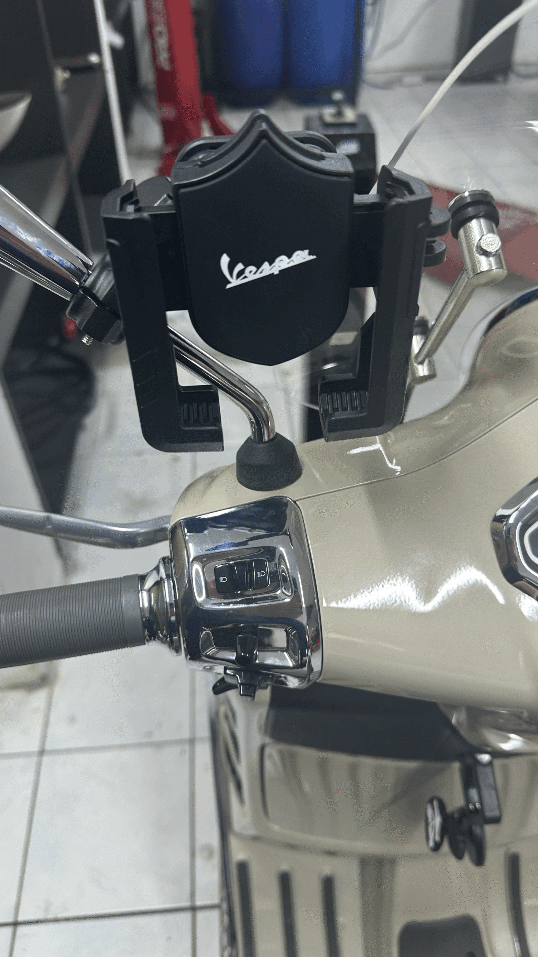 VESPA TELEFON TUTACAĞI