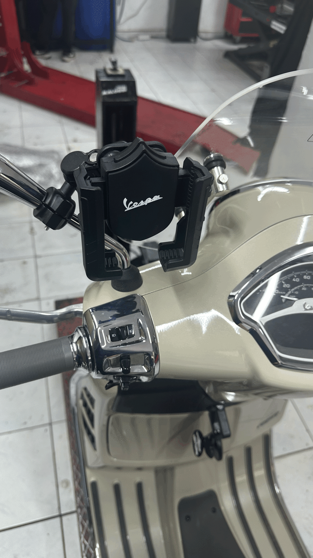 VESPA TELEFON TUTACAĞI